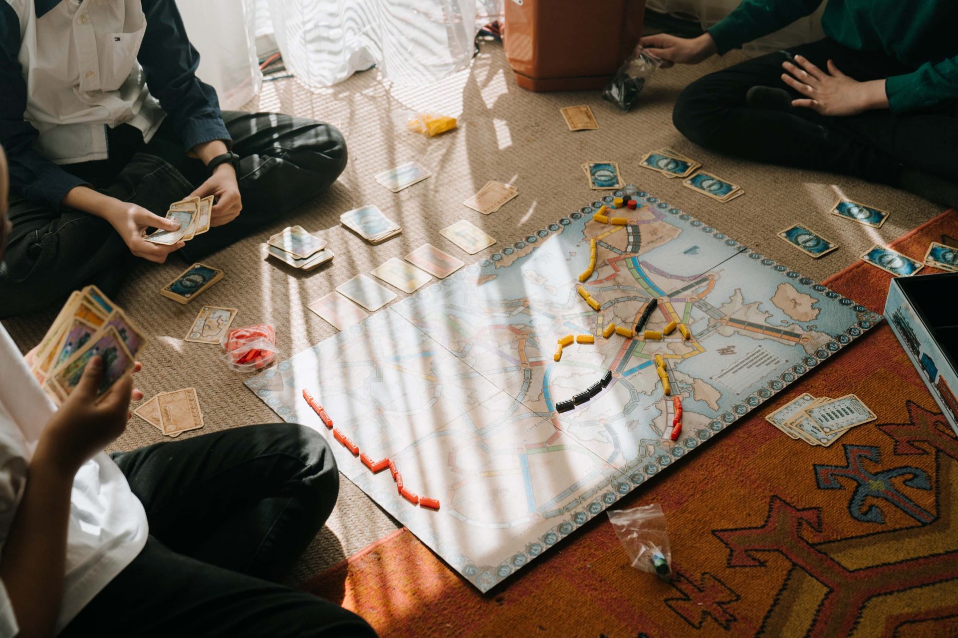 20 Best and Fun Family Game Night Ideas to Strengthen Bonds