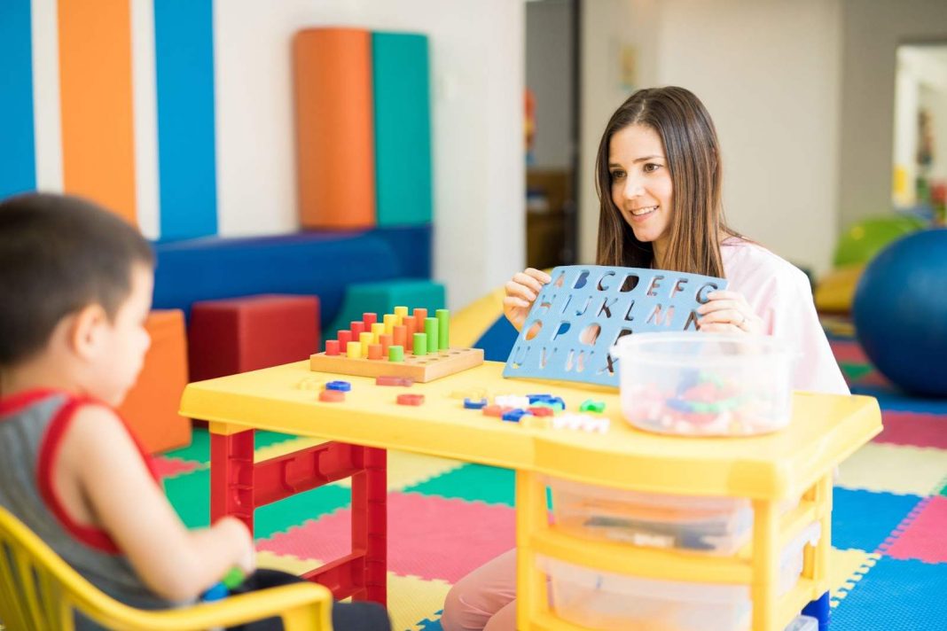 How to Teach Spelling to Kids: 15 Effective Strategies