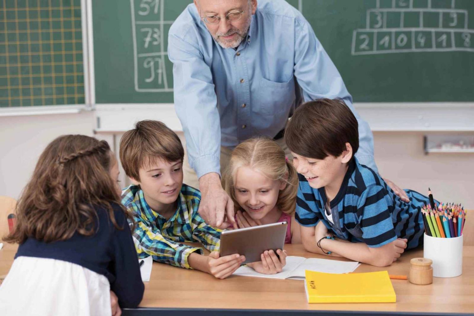 15 Best Literacy Strategies for Teachers to Use in Classroom