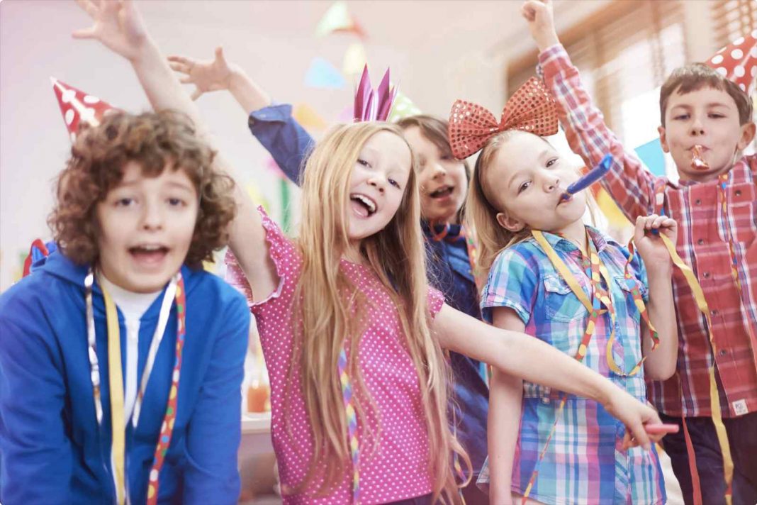 25 Fun Team Building Activities for Kids in the Classroom